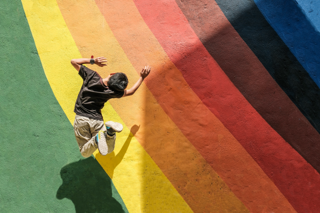 A2 ESL Video Lesson Plan: Colors