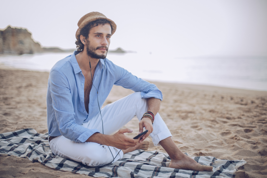 B1 ESL Video Lesson Plan: Listen